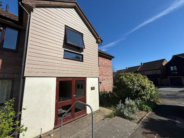 Bicknell Gardens, Yeovil BA21, Studio to rent, £650 pcm | PrimeLocation