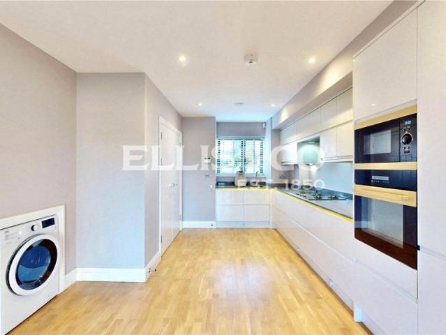 Bideford Avenue, Perivale, Greenford. 4 bed terraced house to rent £3,200 pcm £738 pw
