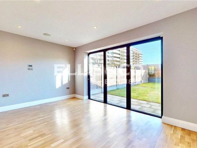 Bideford Avenue, UB6, Greenford