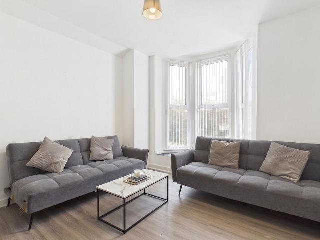 Bidston Road, Liverpool, L4 2 bed apartment to rent £1,000 pcm £231 pw