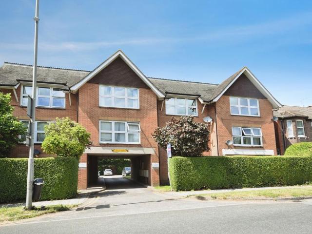 Bierton Road, Buckinghamshire HP20 2 bed flat to rent £1,150 pcm £265 pw