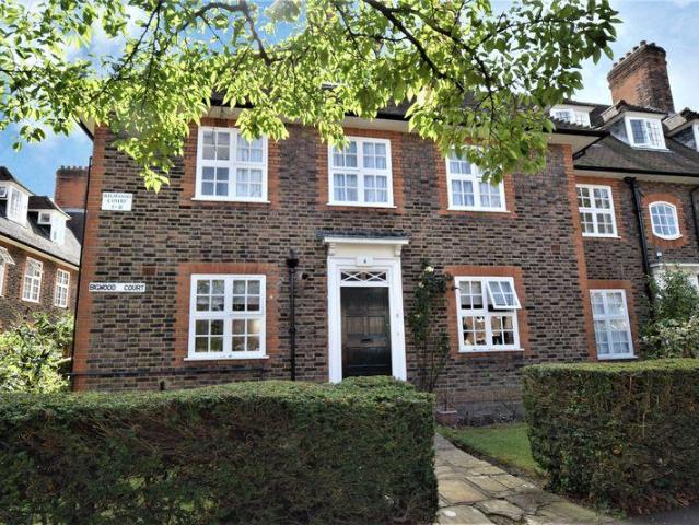 Bigwood Road, Hampstead Garden. 4 bed apartment to rent £3,750 pcm £865 pw