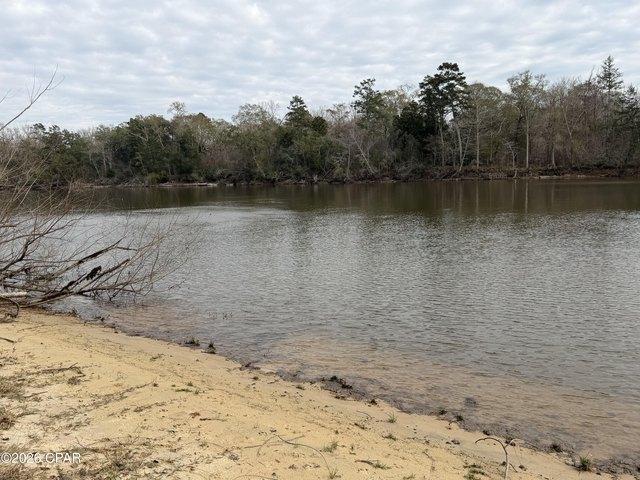 Big Cedar Rd, Ponce de Leon, FL 32455