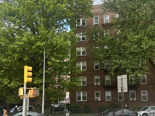 Big apartment in Forest Hills