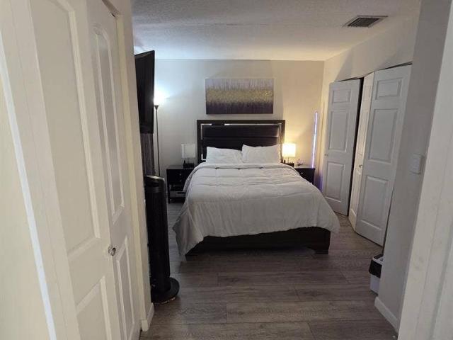 Big Beedroom with Private Bathroom