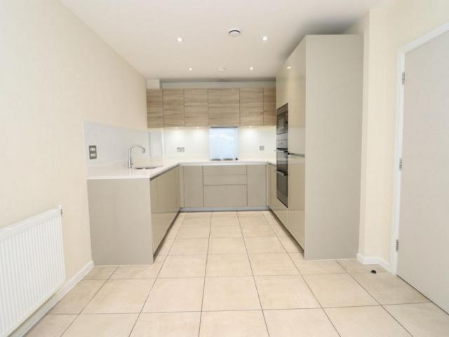 Big double bedroom close to South Acton Overground station Has a Room