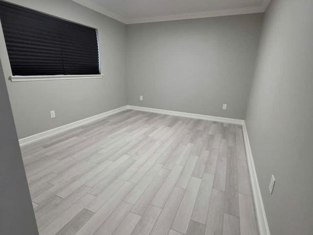 Big Modern Room with walk in closet