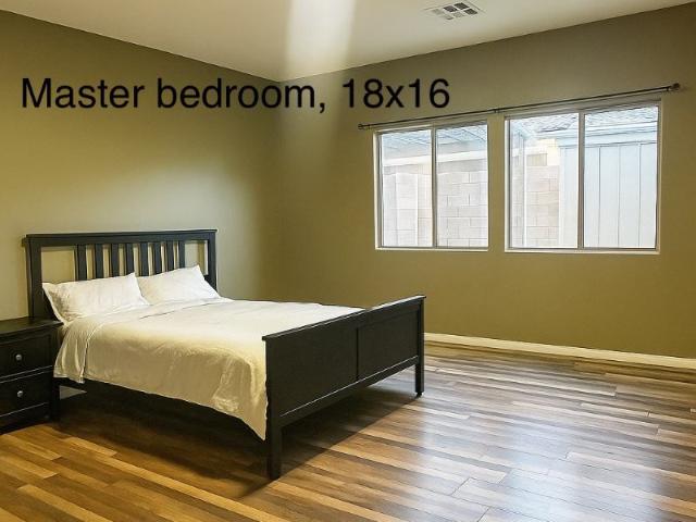BIG master BRattached bathroom near Nellis AFBVA