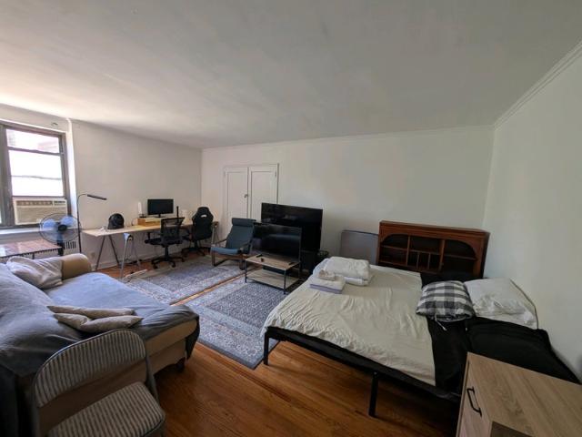 Big Studio Apt