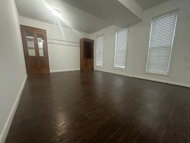 Big Private Bedroom All Utilities and High_speed