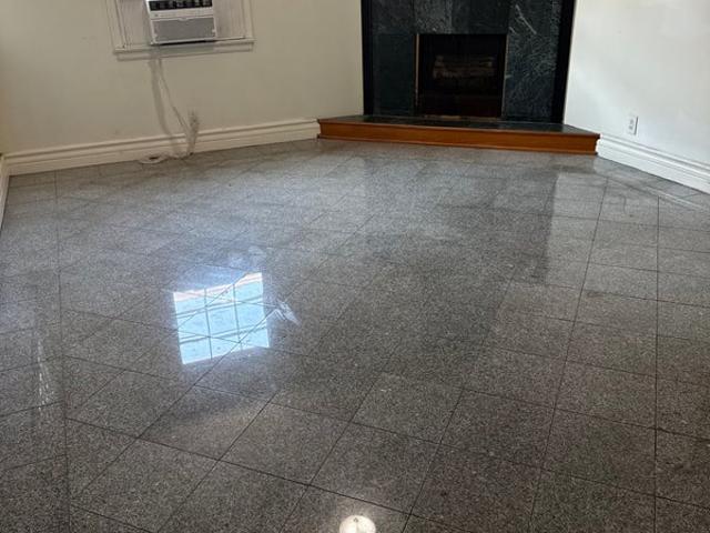 Big room with fireplace and ac