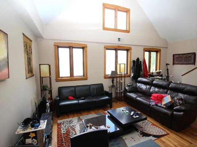 big room with private bathroom in Bridgeport