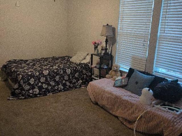 Big room/ bathroom/ and closet comb