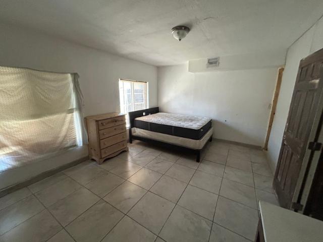 Big room close to Miami airport
