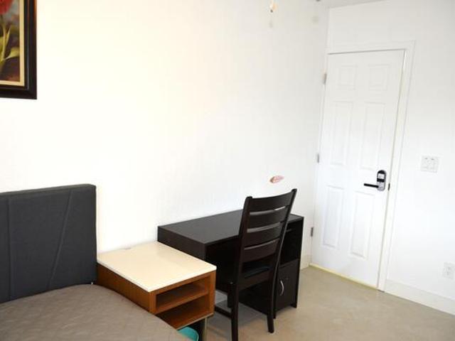 Big Rooms, Bigger Savings: Entire House at Half the Cost! Close by to Bus Stops, Gyms, and Grocery Stores!
