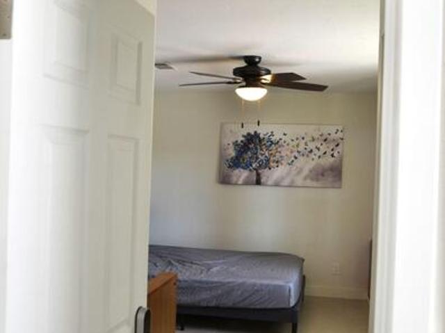 Big Rooms, Bigger Savings: Entire House at Half the Cost! Close by to Bus Stops, Gyms, and Grocery Stores!