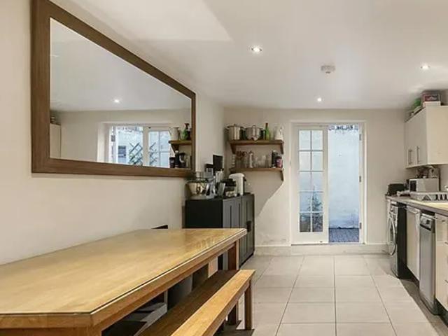 Biggs Row, London, SW15 1DH, United Kingdom | 4 bed house for rent #136443825 | Rentberry