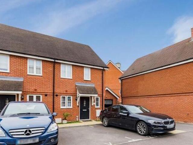 Bignall Avenue, Horley, 2 Bedroom End