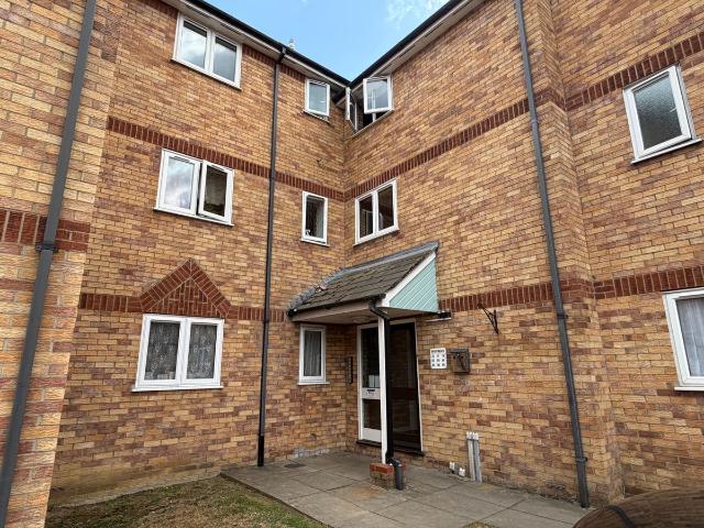 Bignell Croft, Colchester CO4, 2 bed flat to rent, £1,150 pcm | PrimeLocation