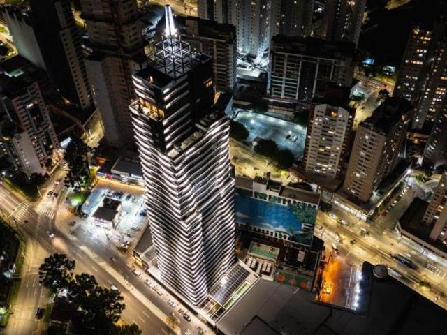 Bigorrilho Alto padrão 4 suites 4 vagas piscina 4 vagas 394 m2 privativos