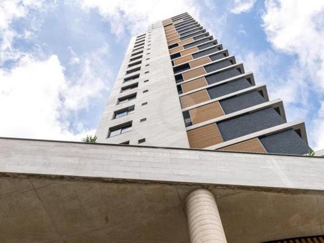 Bigorrilho Vista para o Barigui Novo Decorado 3 suites 3 vagas 165 m2