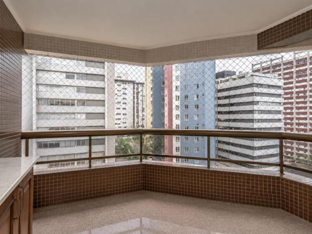 Bigorrilho | 4 Quartos | Ampla Área Social | Localização Privilegiada e Exclusiva 3 Vagas Amplas