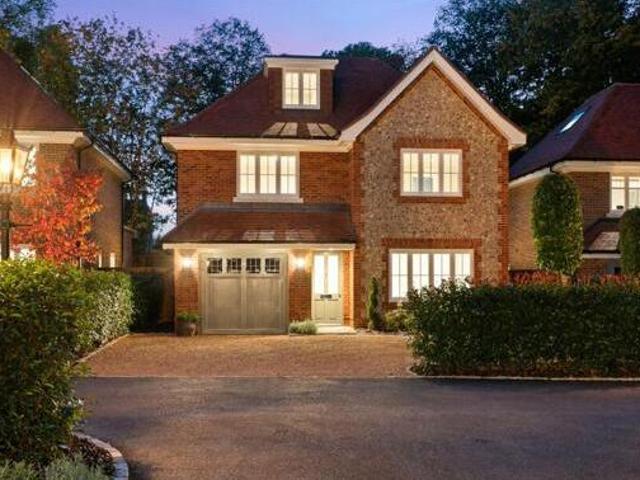 Bigshotte Court, Crowthorne, 5 Bedroom Detached