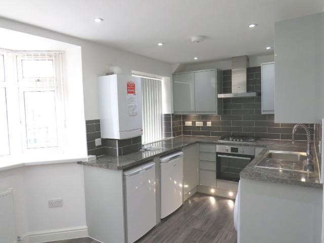 Bilton Road, Perivale, Middlesex UB6, 2 bed flat to rent, £2,100 pcm | PrimeLocation