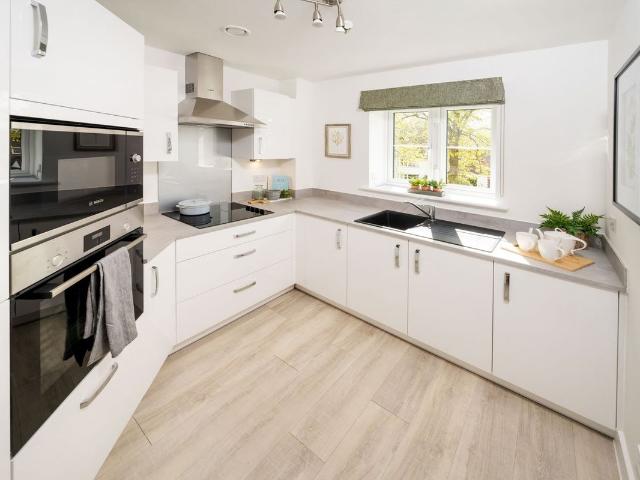 Bilton Road, Rugby CV22, 2 bed flat to rent, £3,140 pcm | PrimeLocation