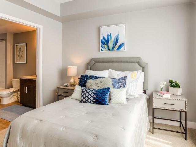 Biltmore at Camelback Studio Apartment for Rent at 2625 E Camelback Rd, Phoenix, AZ 85016