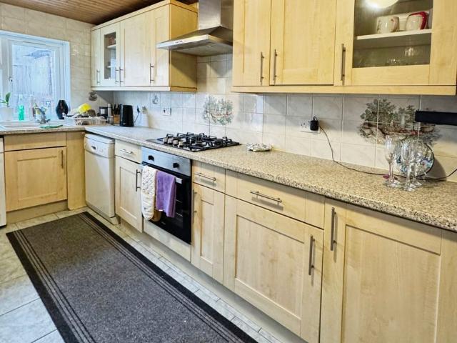 Bill Street Road, Strood, Rochester ME2, 2 bed maisonette to rent, £1,250 pcm | PrimeLocation