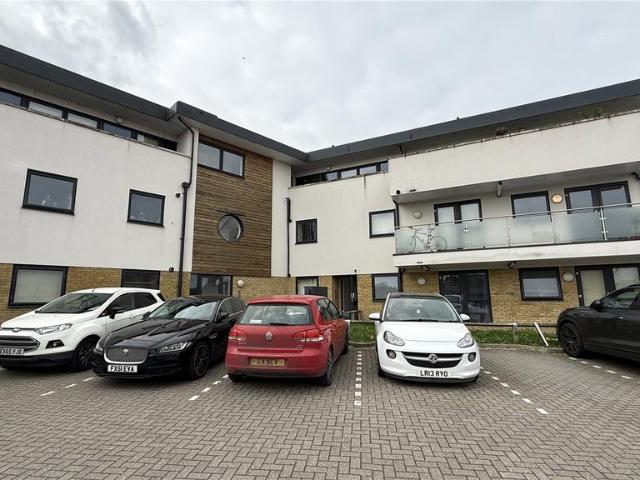 Billet Lane, Stanford Le Hope, Essex. 2 bed apartment to rent £1,600 pcm £369 pw