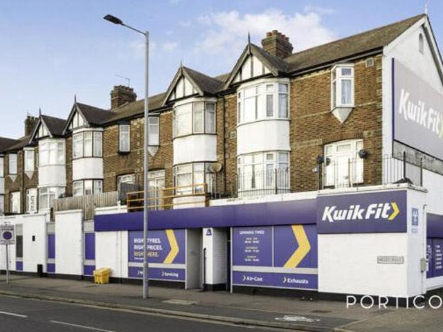 Billet Road, London, 3 Bedroom Flat