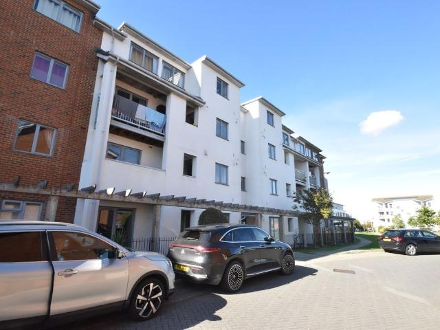 Billington Grove, Willesborough, Ashford TN24, 2 bed flat to rent, £1,200 pcm | PrimeLocation