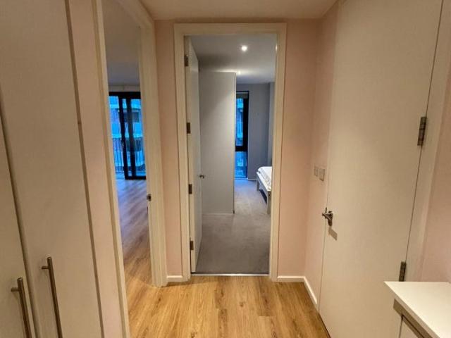 Bills inc. Spacious 1 bed flat near US Embassy