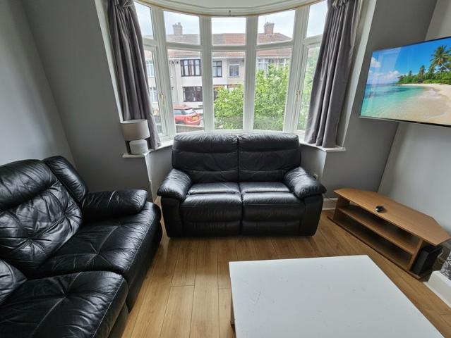 Bills Included 5 Double Bedrooms Students Only
