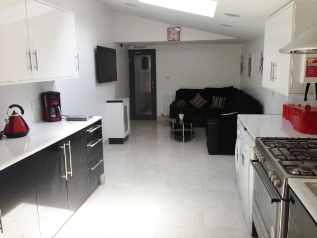 Bills Included: 28 Exeter Road 6 BED ENSUITES