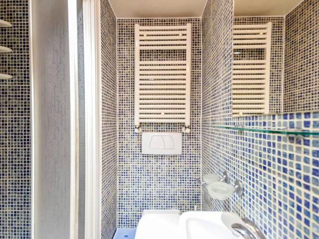 BILLS INCLUDED A modern split level studio apartment to rent in West Kensington, London W14