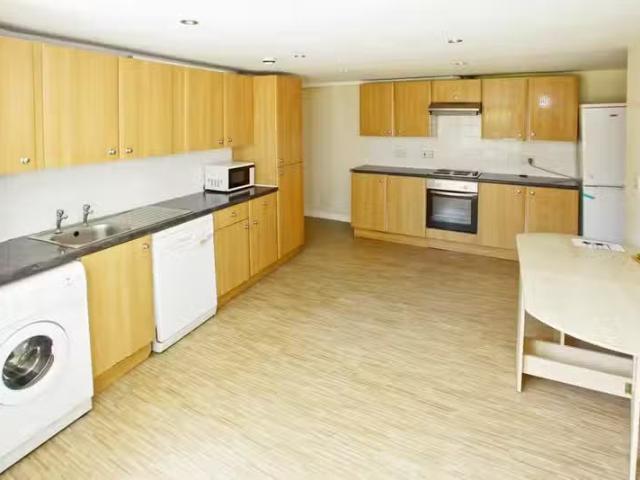 BILLS INCLUDED Bainbrigge Road. 6 bed terraced house to rent.