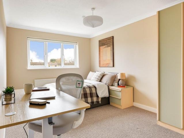 Bills included! bedsit studios in CB1