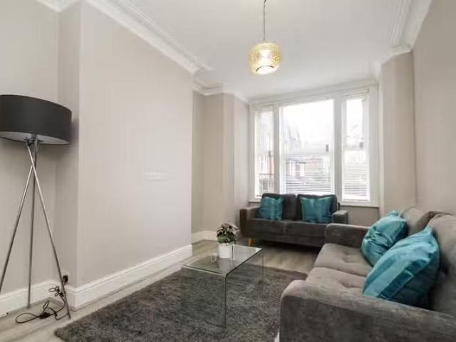 BILLS INCLUDED Brookfield Place. 4 bed terraced house to ren.