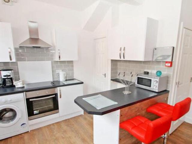 Bills Included Kings Avenue, Hyde Park, 3 Bedroom End