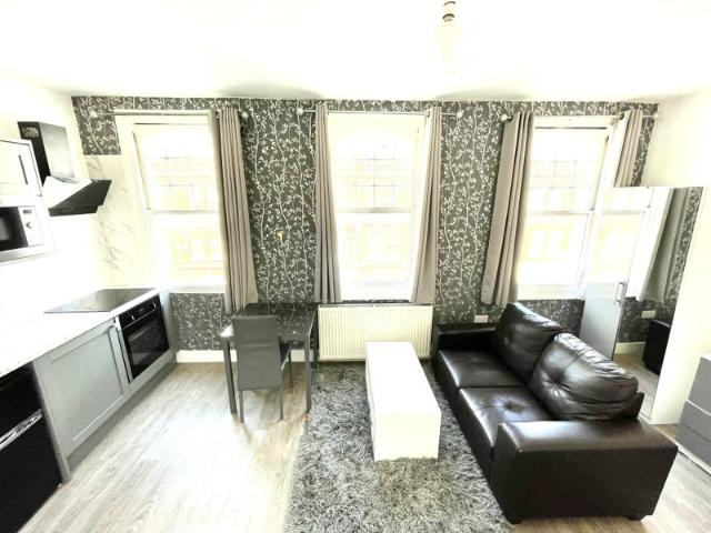Bills Included* Modern Studio £1900 Pm