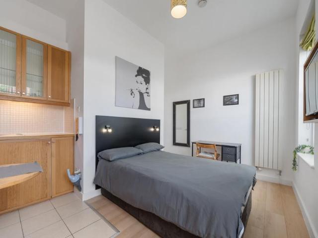 BILLS INCLUDED Self Contained Studio in Hampstead, London NW3