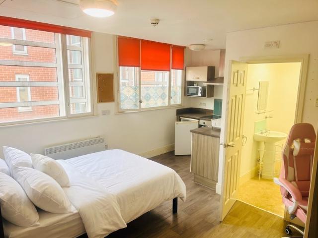 Bills included | Studio flat in Bard House