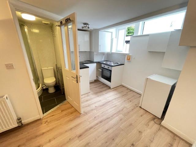 Bills included studio flat in Muswell Hill