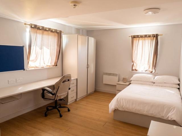 Bills included | Studio flat in Queensland Place