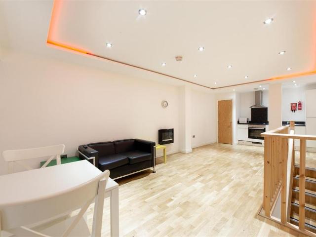 Bills Inclusive* Falconars House. 1 bed apartment to rent £1,150 pcm £265 pw