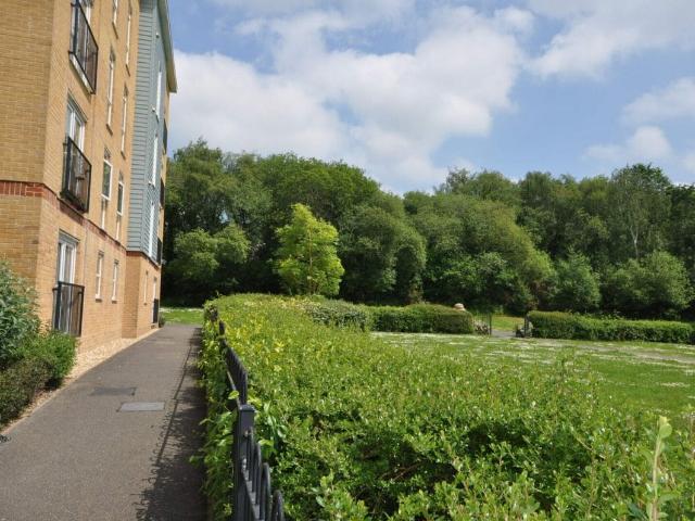 Billys Copse, Havant PO9, 2 bed flat to rent, £1,195 pcm | PrimeLocation