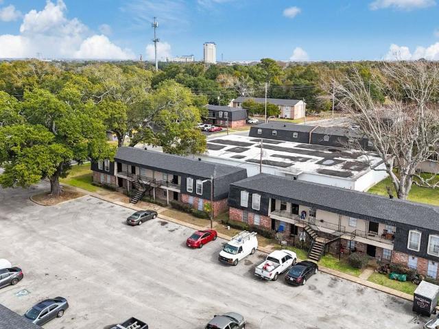 Biloxi Oaks Apartments 2 Bedroom Apartment for Rent at 1135 Judge Sekul Ave, Biloxi, MS 39530